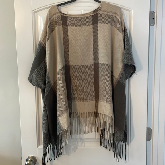 Universal Thread | Sweaters | Universal Thread Plaid Poncho Osfm | Poshmark
